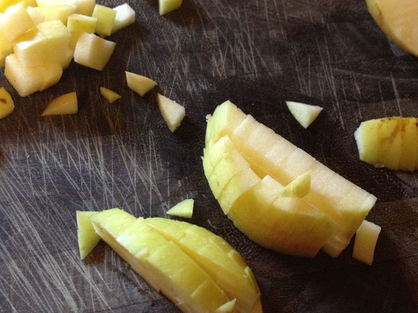 Axiom At Home: How to Quickly Dice an Apple