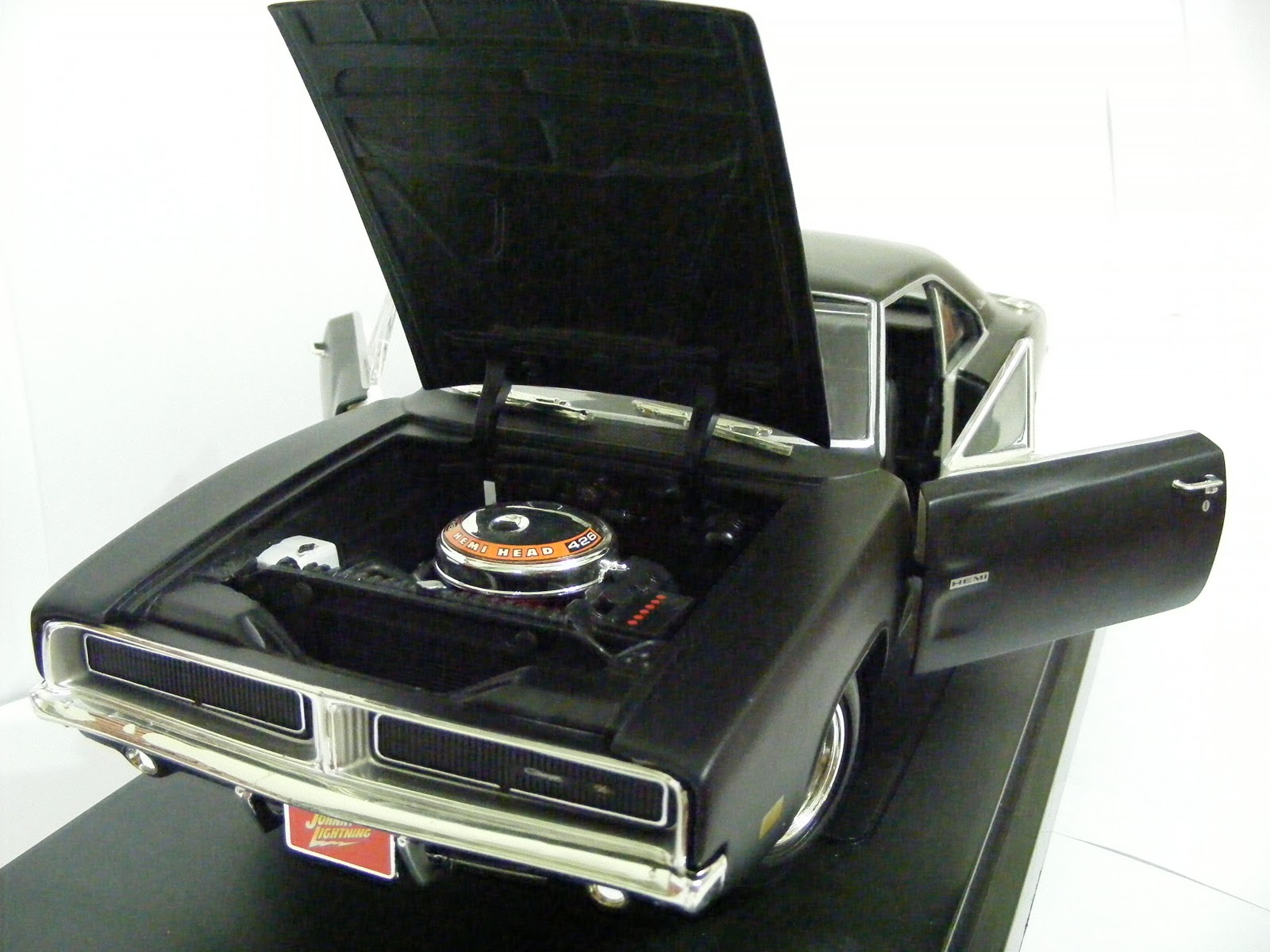 Hobilerimiz: Johnny Lightning 68' Dodge Charger R/T 1:18 Diecast Metal ...