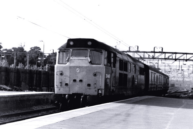 'Along These Tracks' Train Photos Site : Photos and Article Class 31 ...