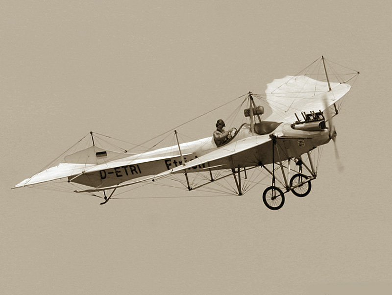 FDRA - Fuerza Aérea: Caza: Etrich-Rumpler Taube