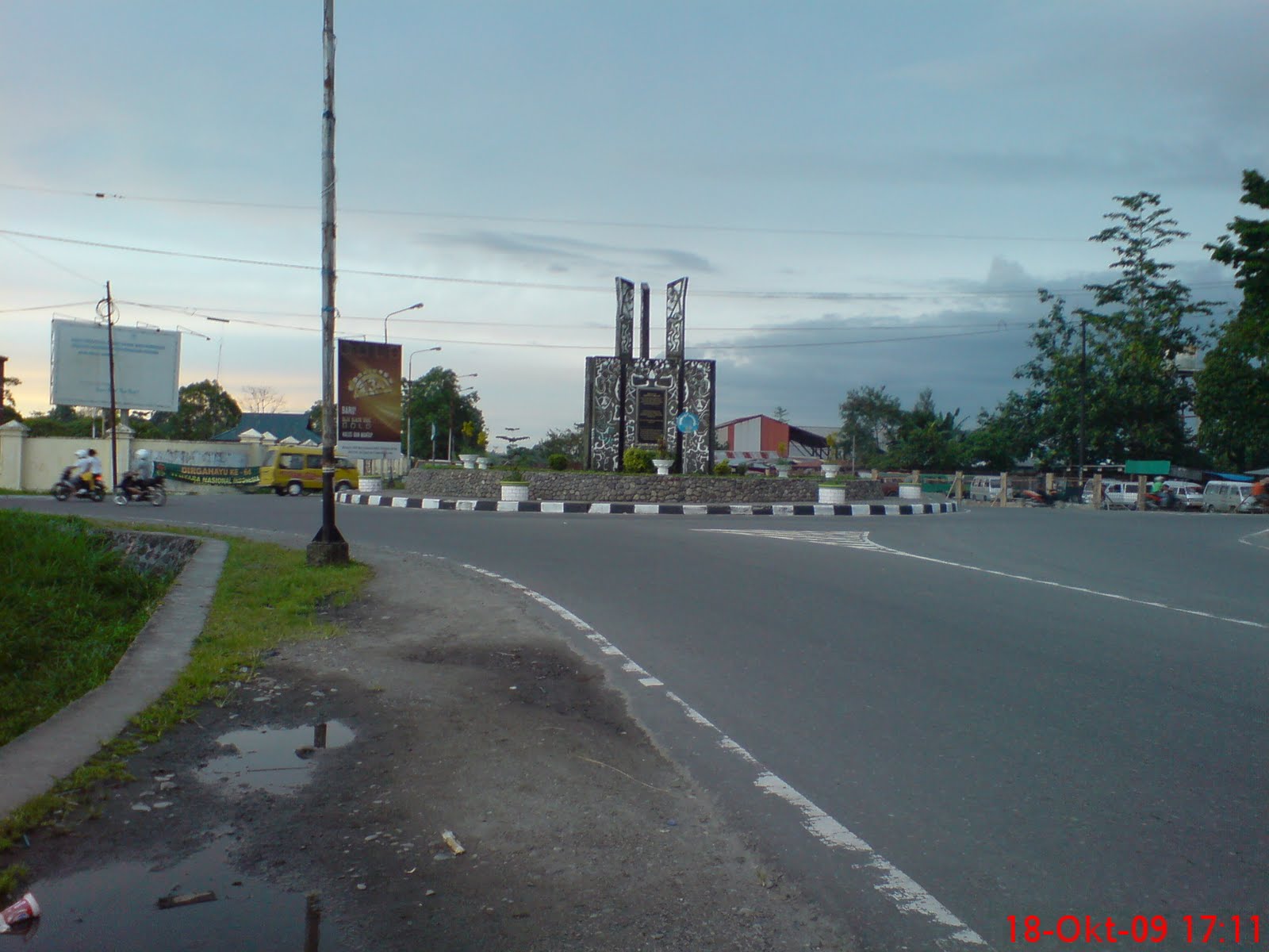 HOTEL Timika Indah: Tugu Perdamaian, Kota Timika