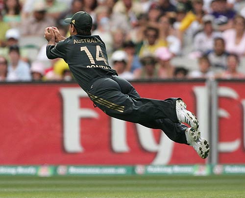 Aleda Costa: Amazing Cricket Catches Images