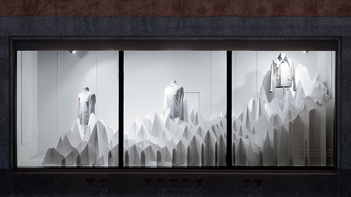 Escaparate de diseño con un solo material