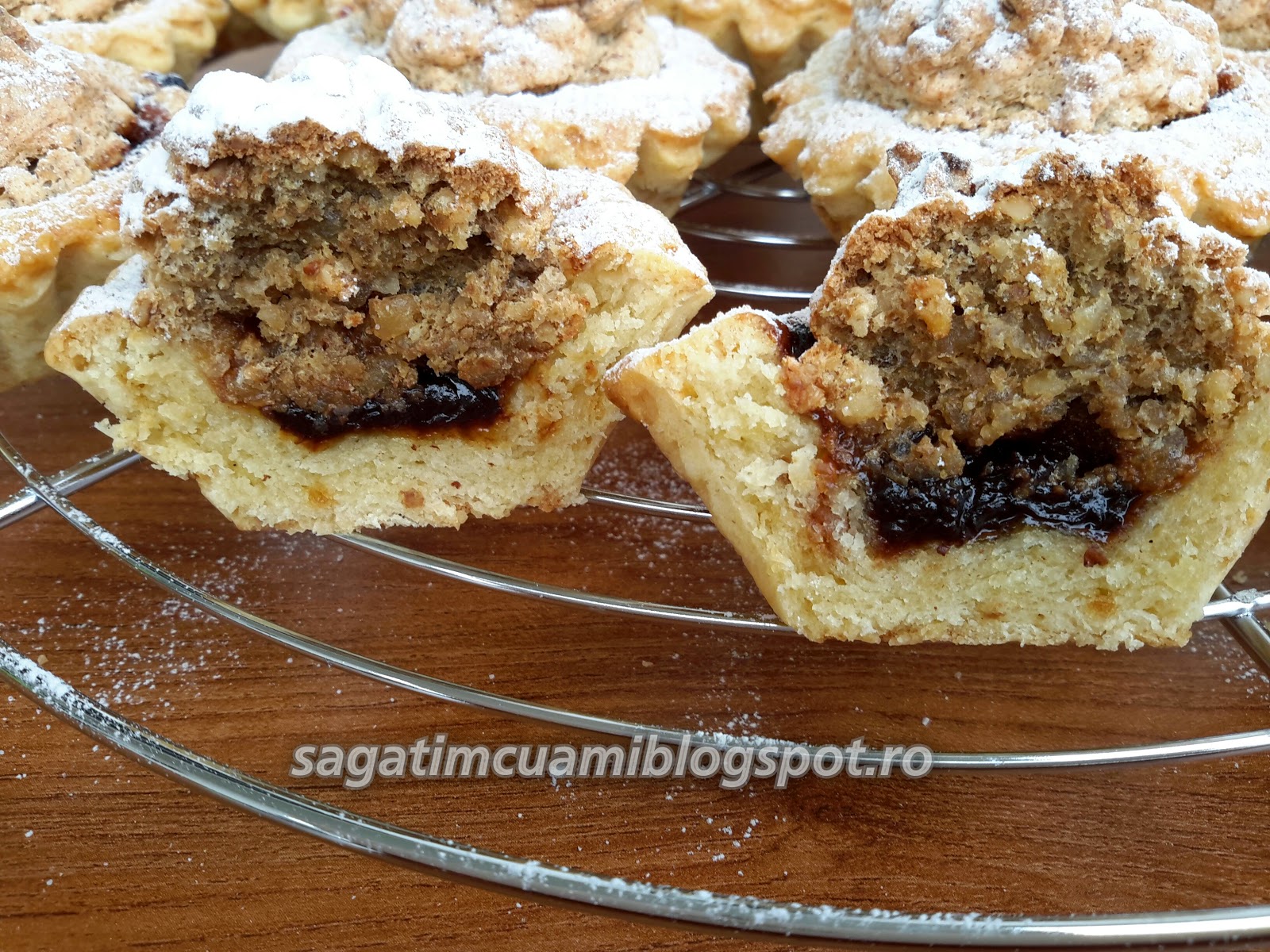 Sa gatim cu Ami: Cosulete cu nuca si gem