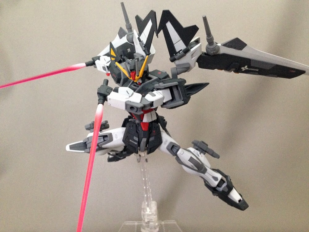 Custom Build: 1/144 Strike Noir "Fanatic"