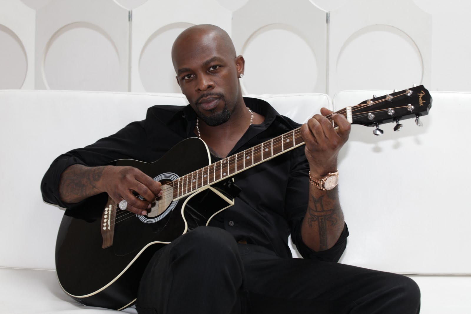 The Mix: Win Tickets to see American singer Joe