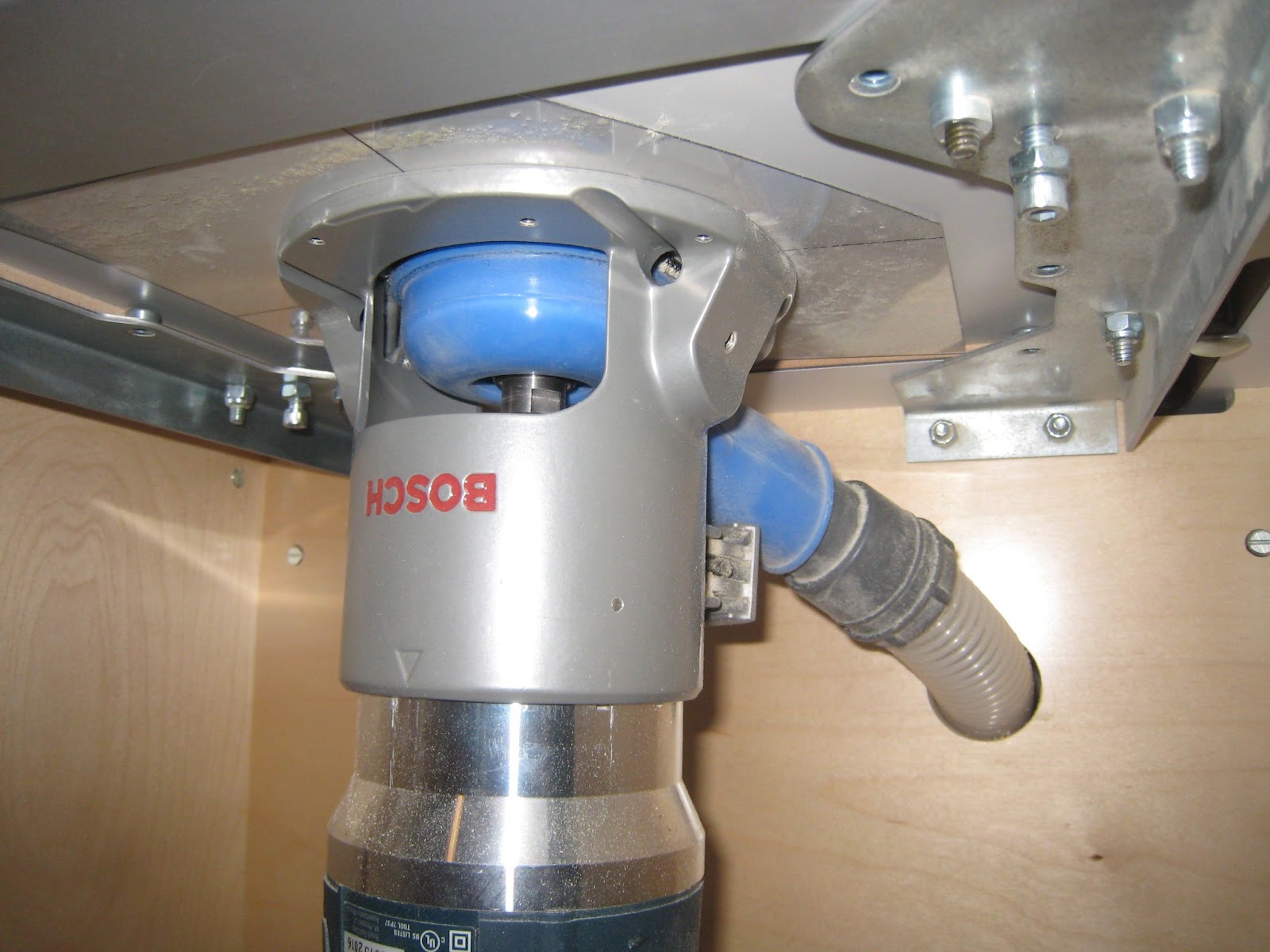 Ideas for a router dust box under table-saw extension wing ...