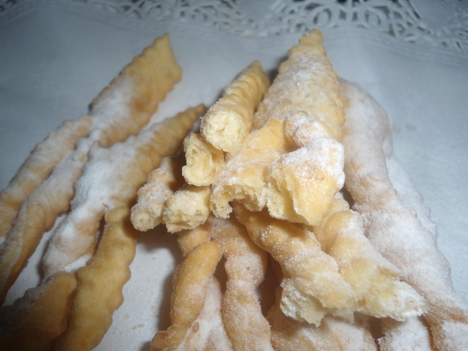 K'lary, penaty, szwarc, mydło i powidło: Chrust, faworki , karnawałowe ...