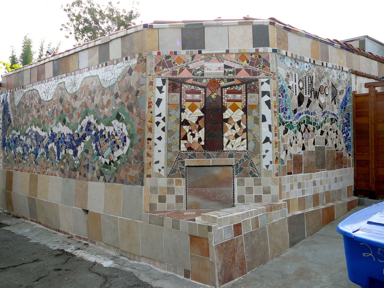 Experiencing Los Angeles: Experiencing L.A. at the Mosaic House, Santa ...