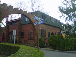 badger babe: Midgetville secrets revealed by Chris and Steph