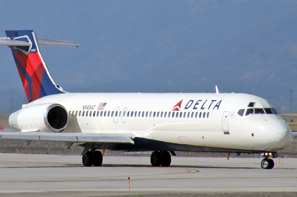 Aero Pacific Flightlines: Delta Airlines McDonnell Douglas MD-95 ...