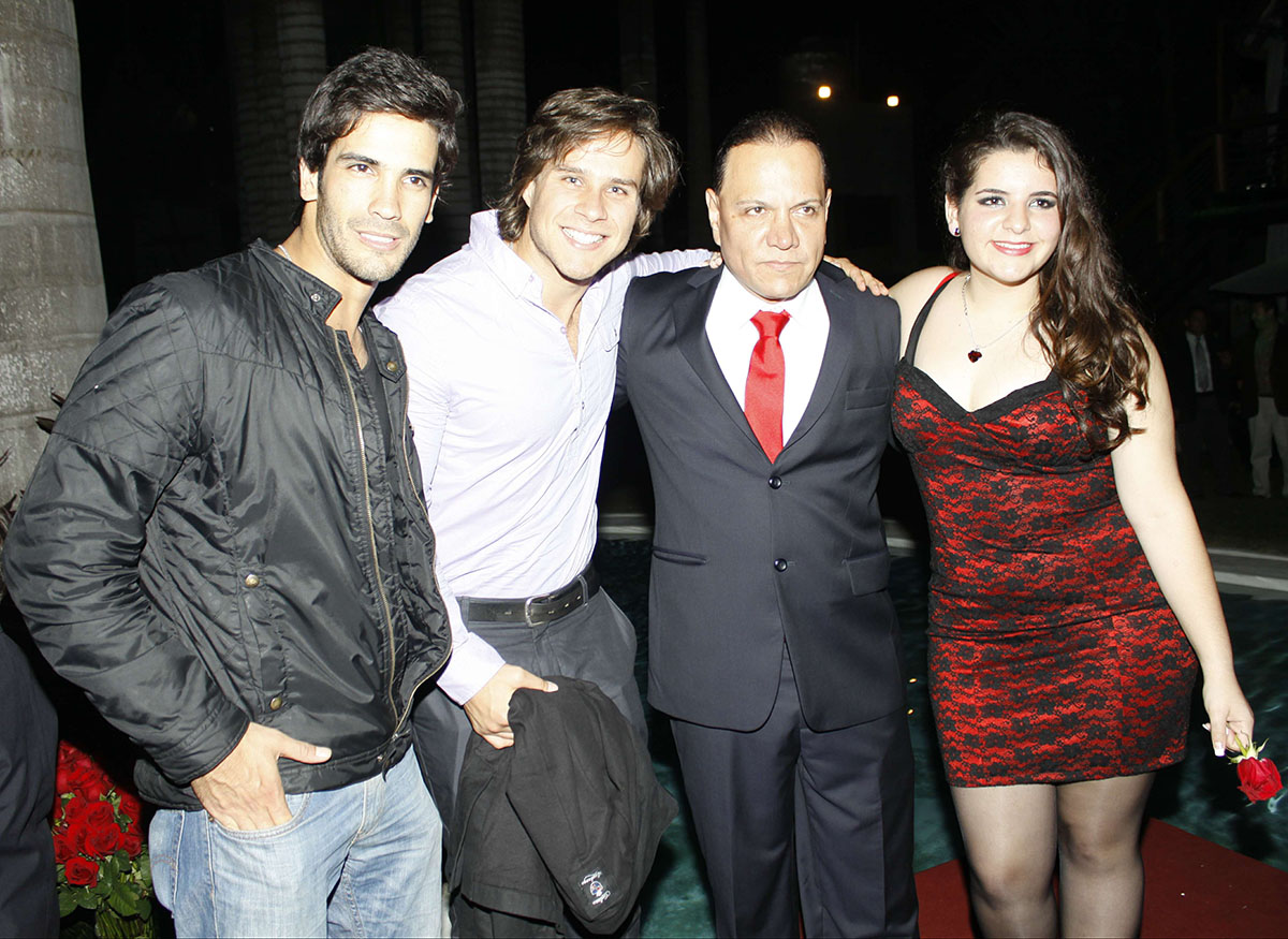 Ritmos peruanos | Estamos en Todas: MAURICIO DIEZ CANSECO REUNIÓ A SUS ...