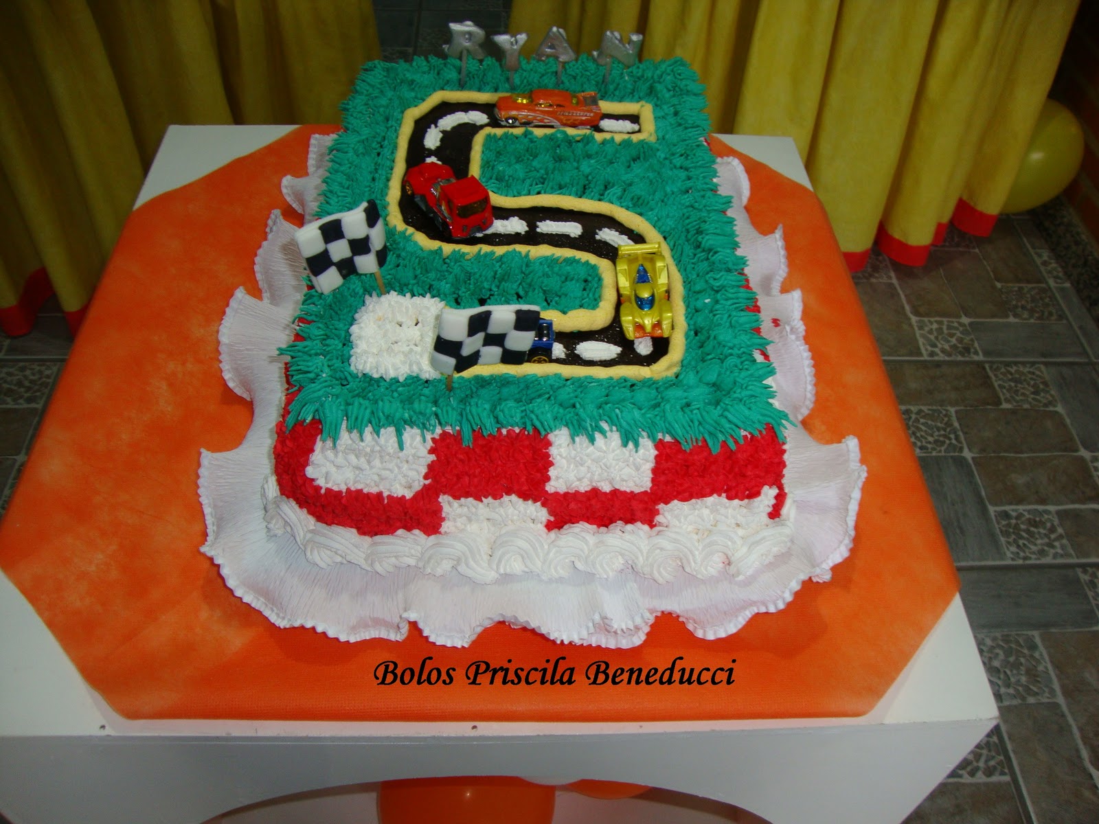 Bolos Priscila Beneducci Pâtisserie: "Bolos Belo Horizonte", "Bolos BH ...