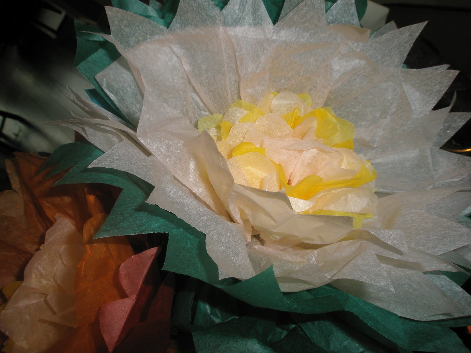 my paper playhouse: Tissue paper flowers tutorial ... (and a giveaway)