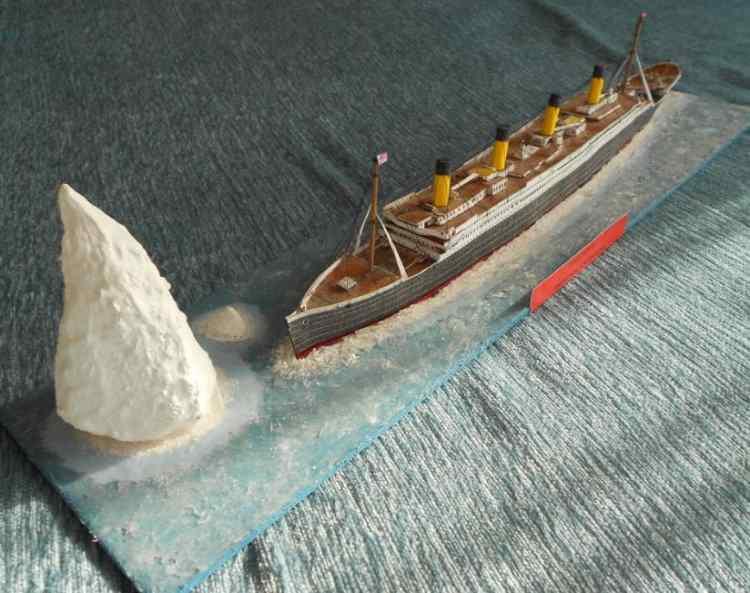 Paper Titanic