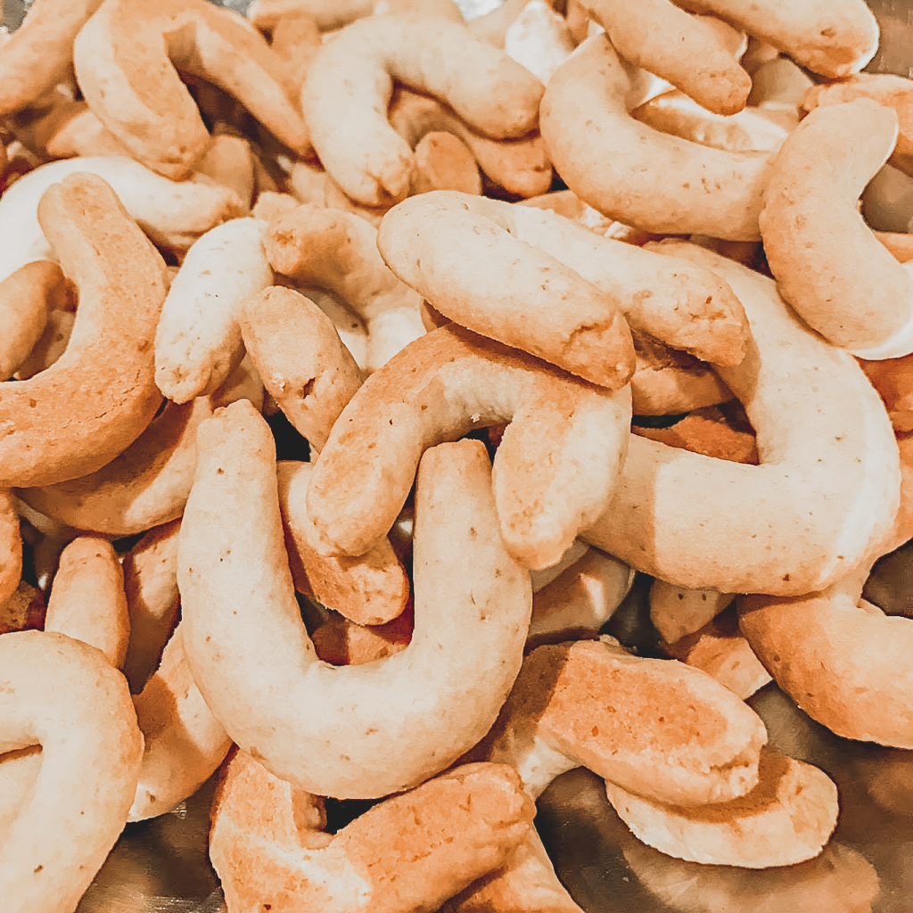 Recipe | Traditional Romanian C-Shaped Christmas Cookies / Mainly Marta ...