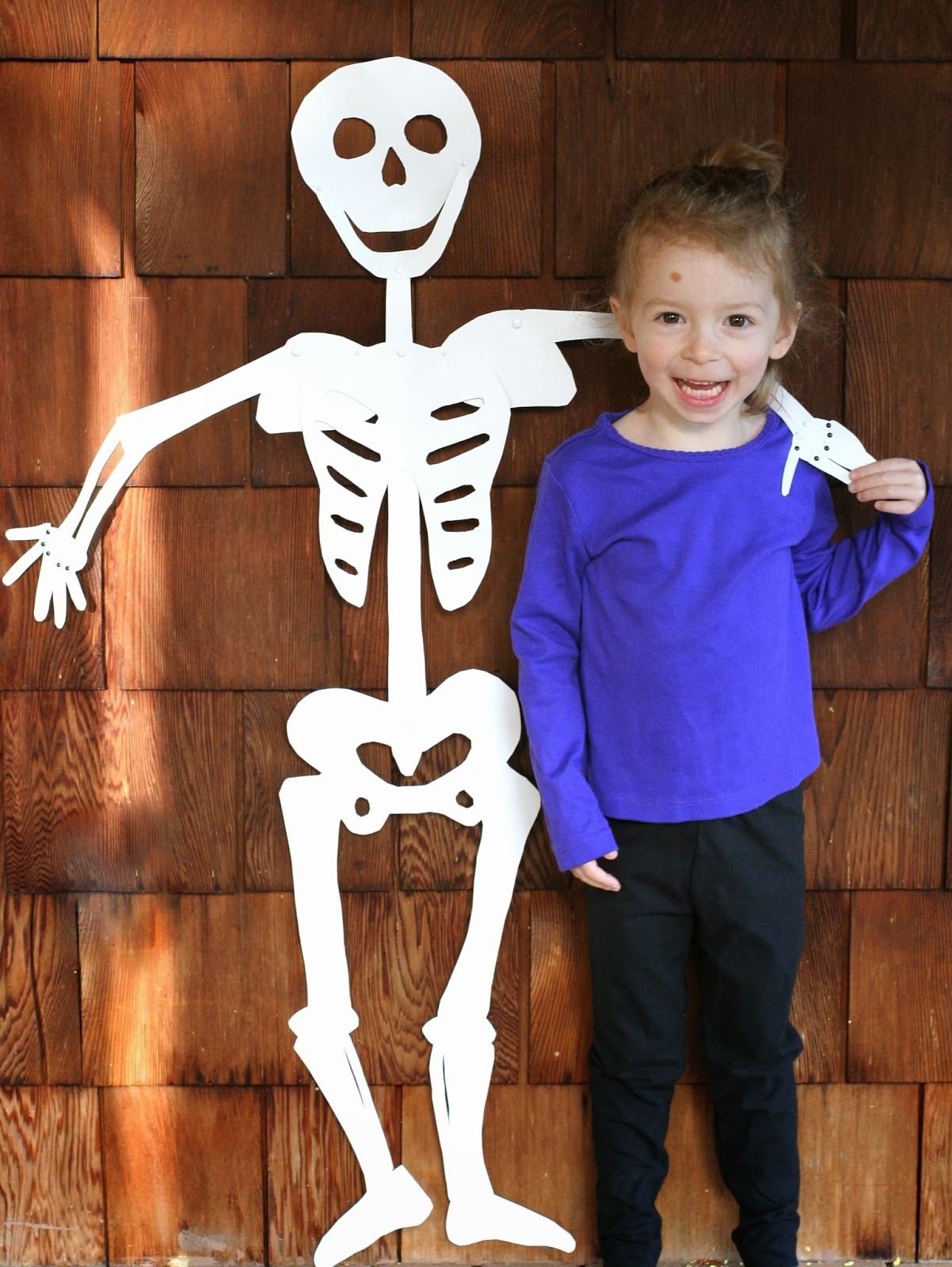 DIY Halloween Decoration: Life-Sized Skeleton