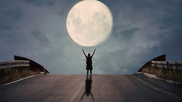 20+ Beautiful Sun & Moon Photographs - The World Of Photography