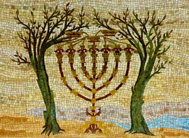 TEMPLE MENORAH & CHANUKIAH