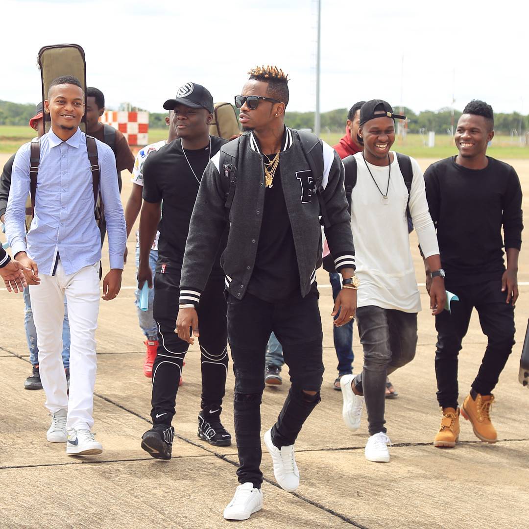 PICHA:Muonekano mpya wa msanii Diamond platnumz baada ya kunyoa rasta ...