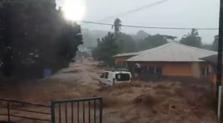 Mayotte: Ouangani dévastée par les fortes pluies [vidéo ...