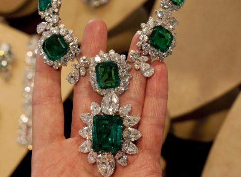 Largest emerald auction ~ Such News