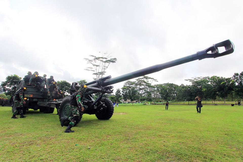 Pangdam IM Cek Kesiapan Menembak Meriam 155 mm/KH 179 Howitzer ...