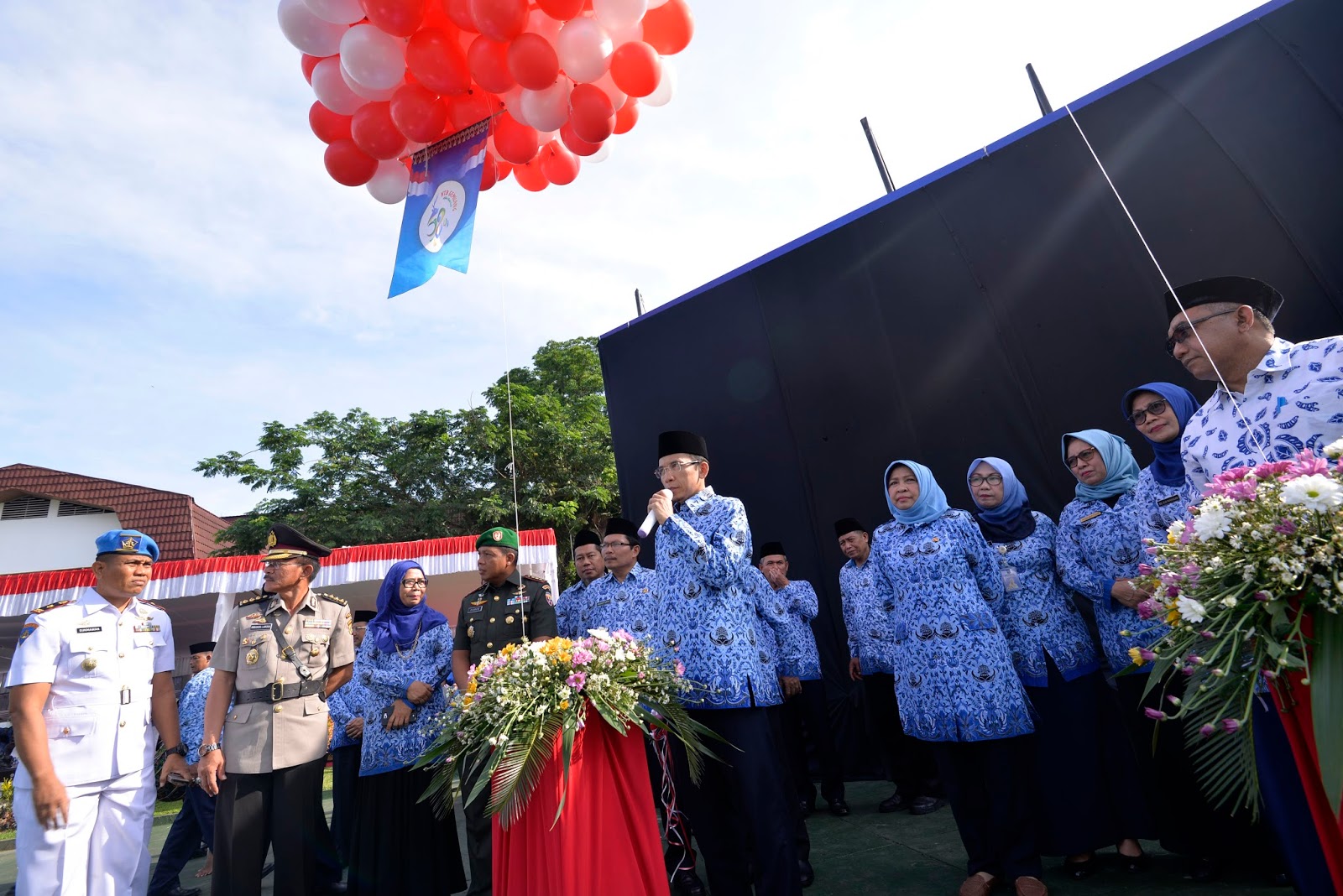 Gubernur NTB Dr. TGH. M. Zainul Majdi Luncurkan Logo HUT KE-58 NTB ...