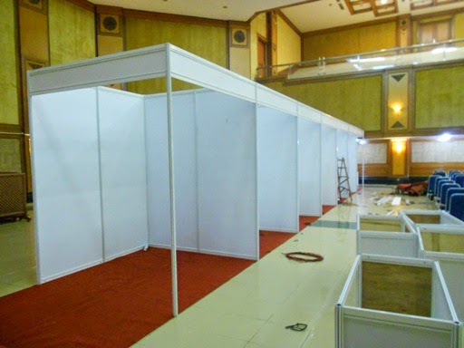 sewa partisi pameran: partisi pameran stand