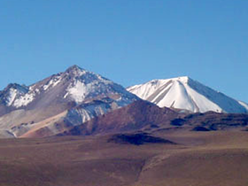 Historia y leyendas de la región de Tacna: volcan yucamani