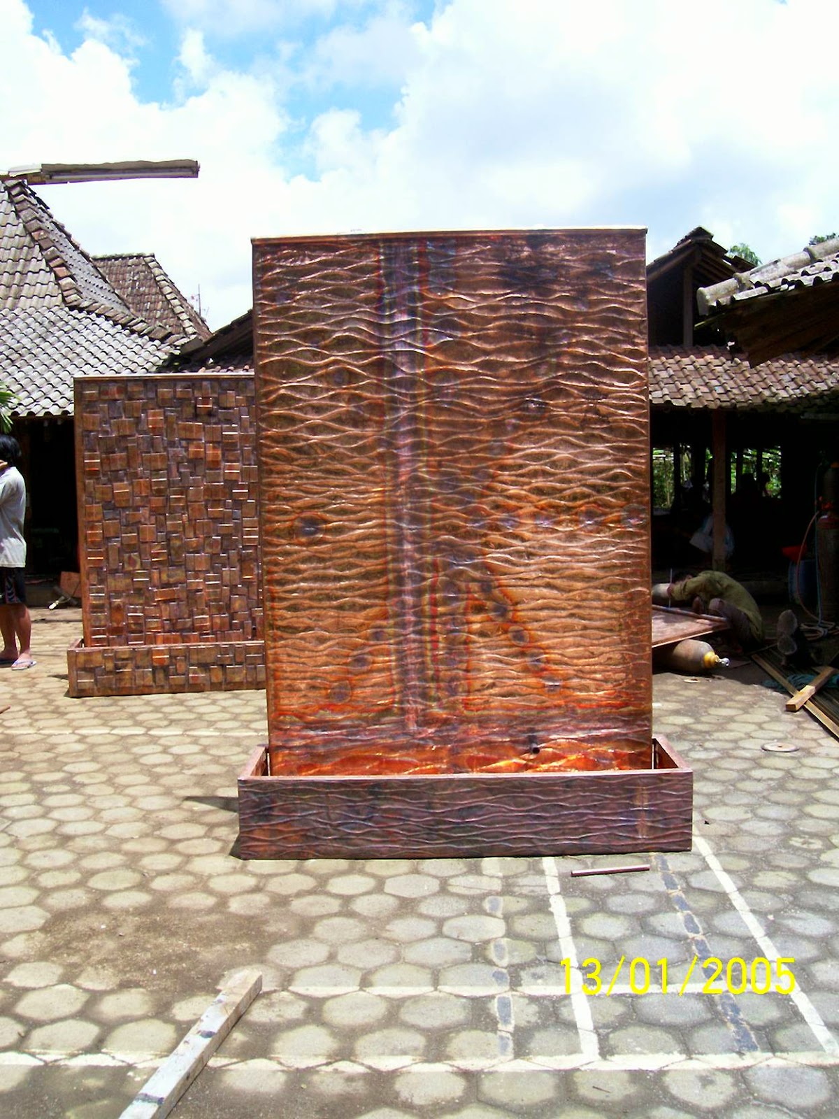 PUSAT KERAJINAN TEMBAGA KUNINGAN | KERAJINAN TEMPAH TEMBAGA | WATER ...