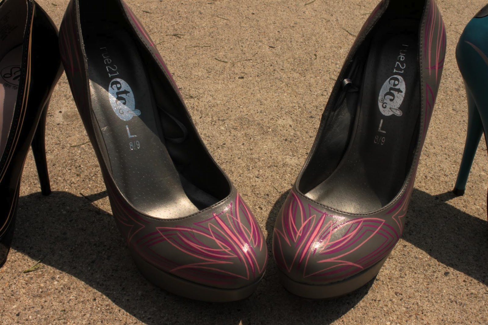 Andy's Pinstriping: Pinstriping like crazy...