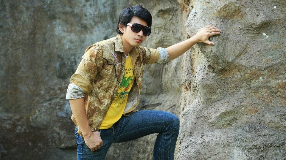 M y a n m a r H u n k s: Kyaw Thet Wai @ Outdoor