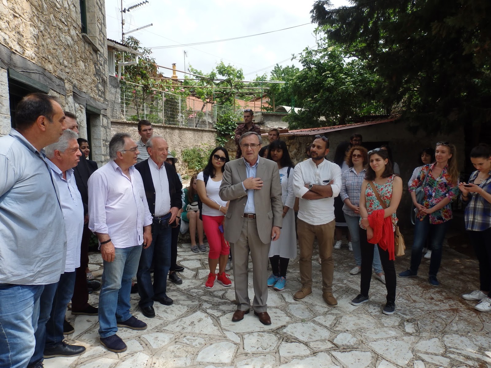 Μένουμε...Δελβινάκι 2