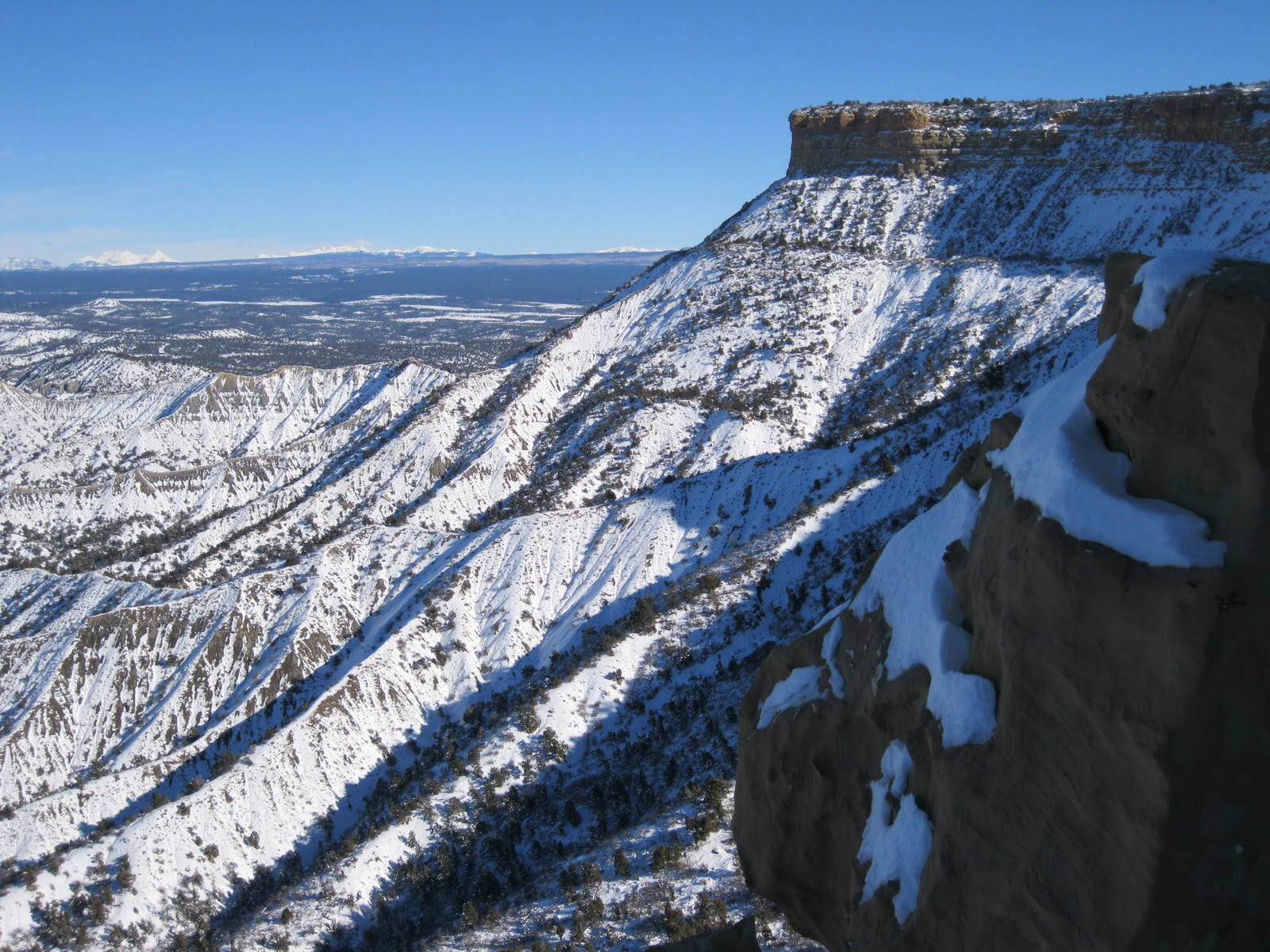 Four Corners Hikes-Mesa Verde: Knife Edge Trail Winter Views