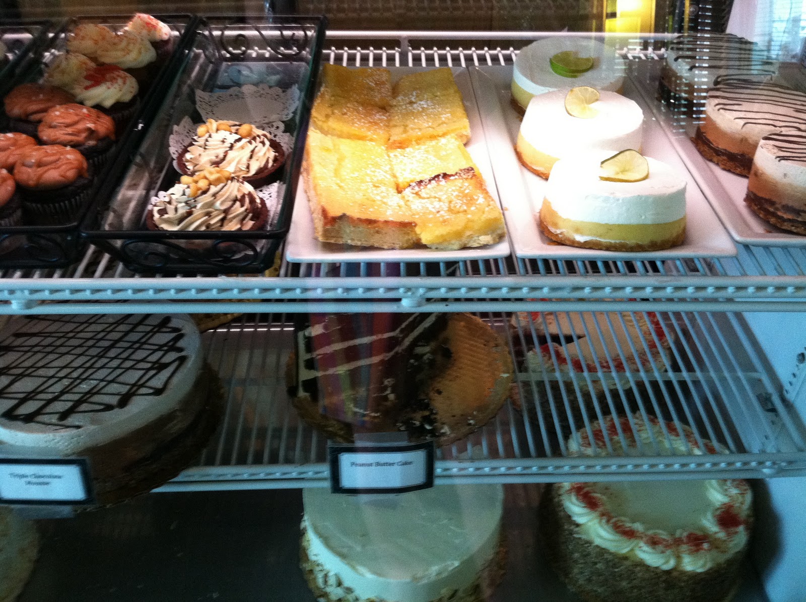 Yumma Yumma: Croissants Bistro & Bakery