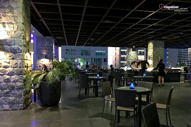 Poblacion Pub Crawl: Firefly Roofdeck Bar at City Garden Grand Hotel ...