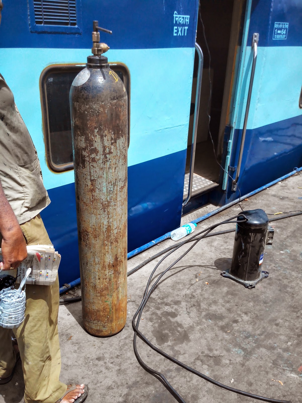 ELECTRICAL COACH CARE: Charging R-22 in RMPU