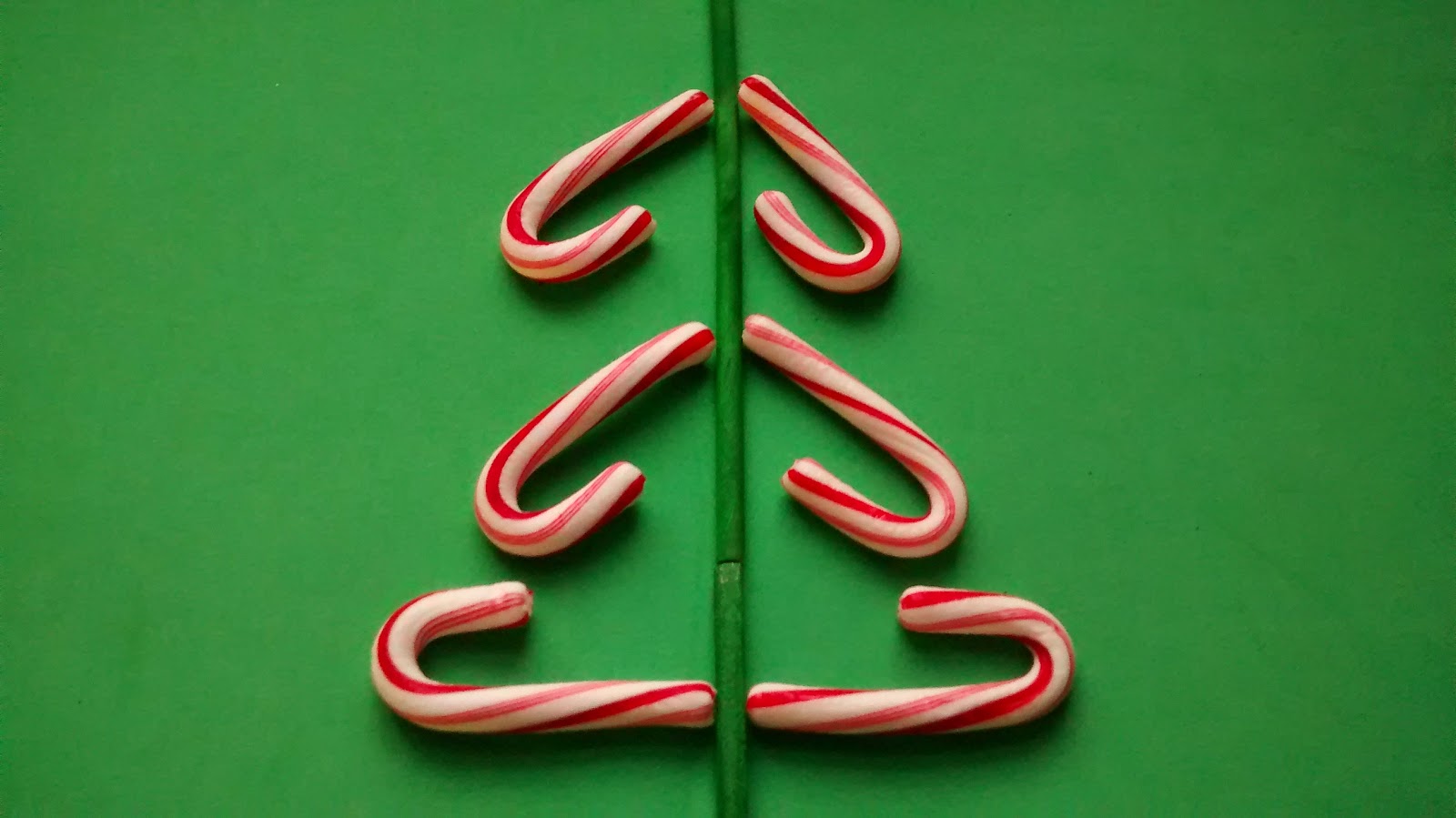 The Elementary Math Maniac: Candy Cane Math in the Primary Classroom