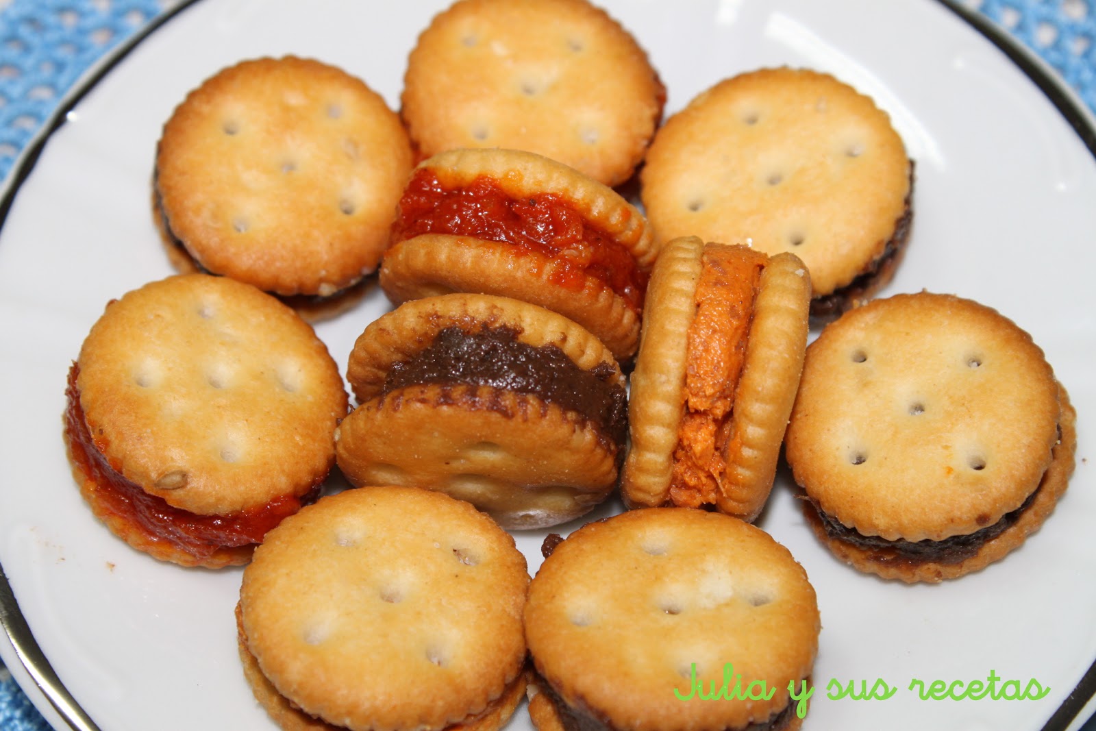 JULIA Y SUS RECETAS: GALLETITAS SALADAS RELLENAS