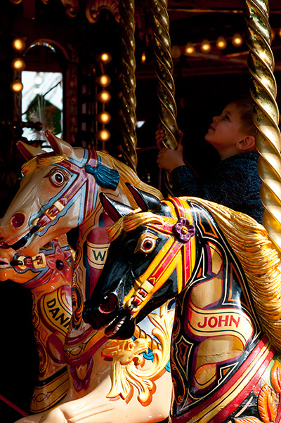 Katie B's Blog - www.kbmorgan.co.uk: Fairground Horse Restoration,Today.