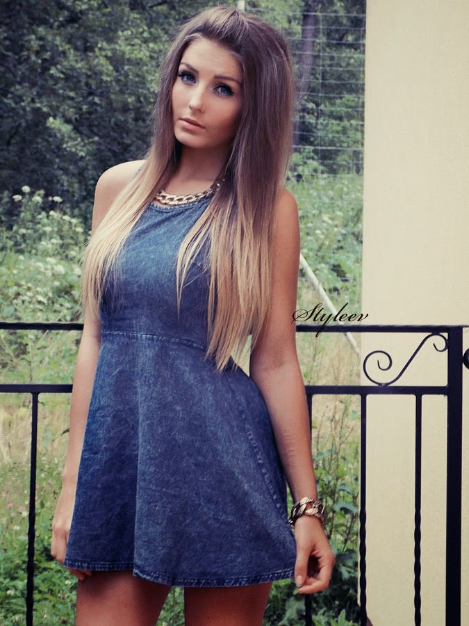 Styleev: DENIM DRESS.