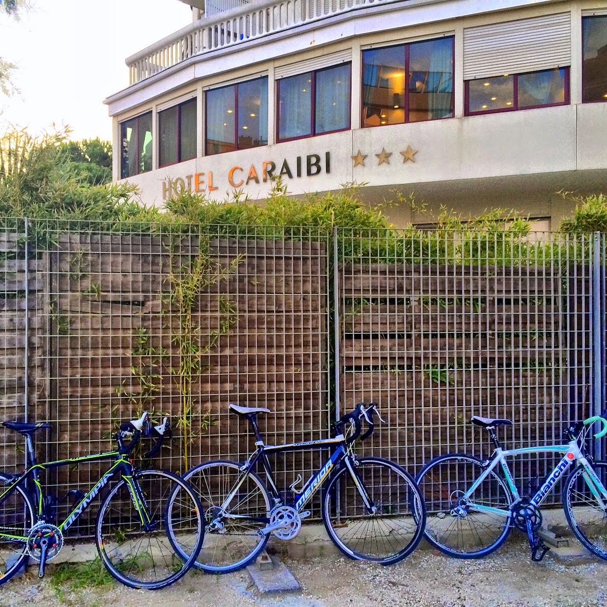 full carbon road bikes rental Italy