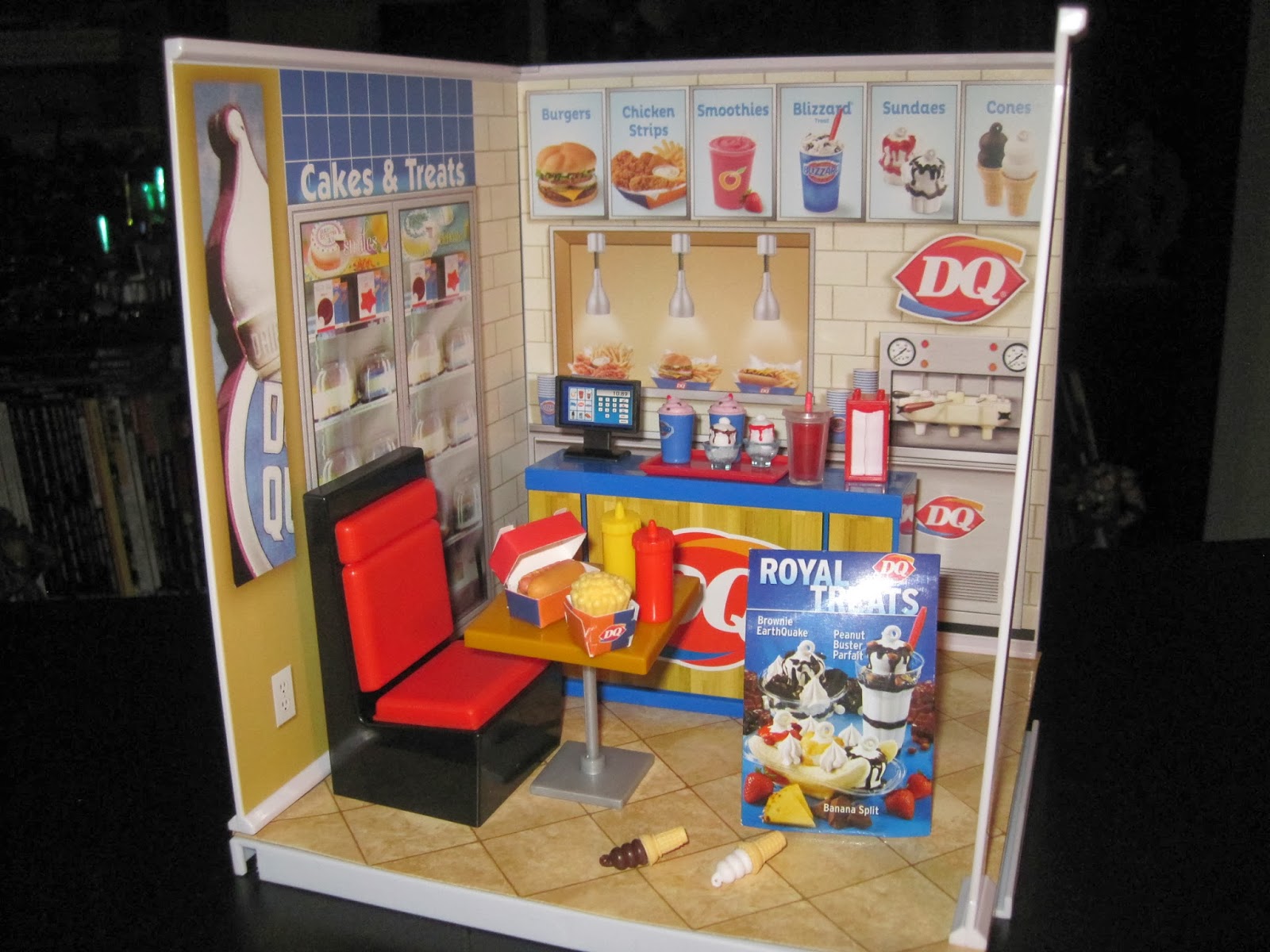 Toy Remix: miWorld: Dairy Queen Starter Set