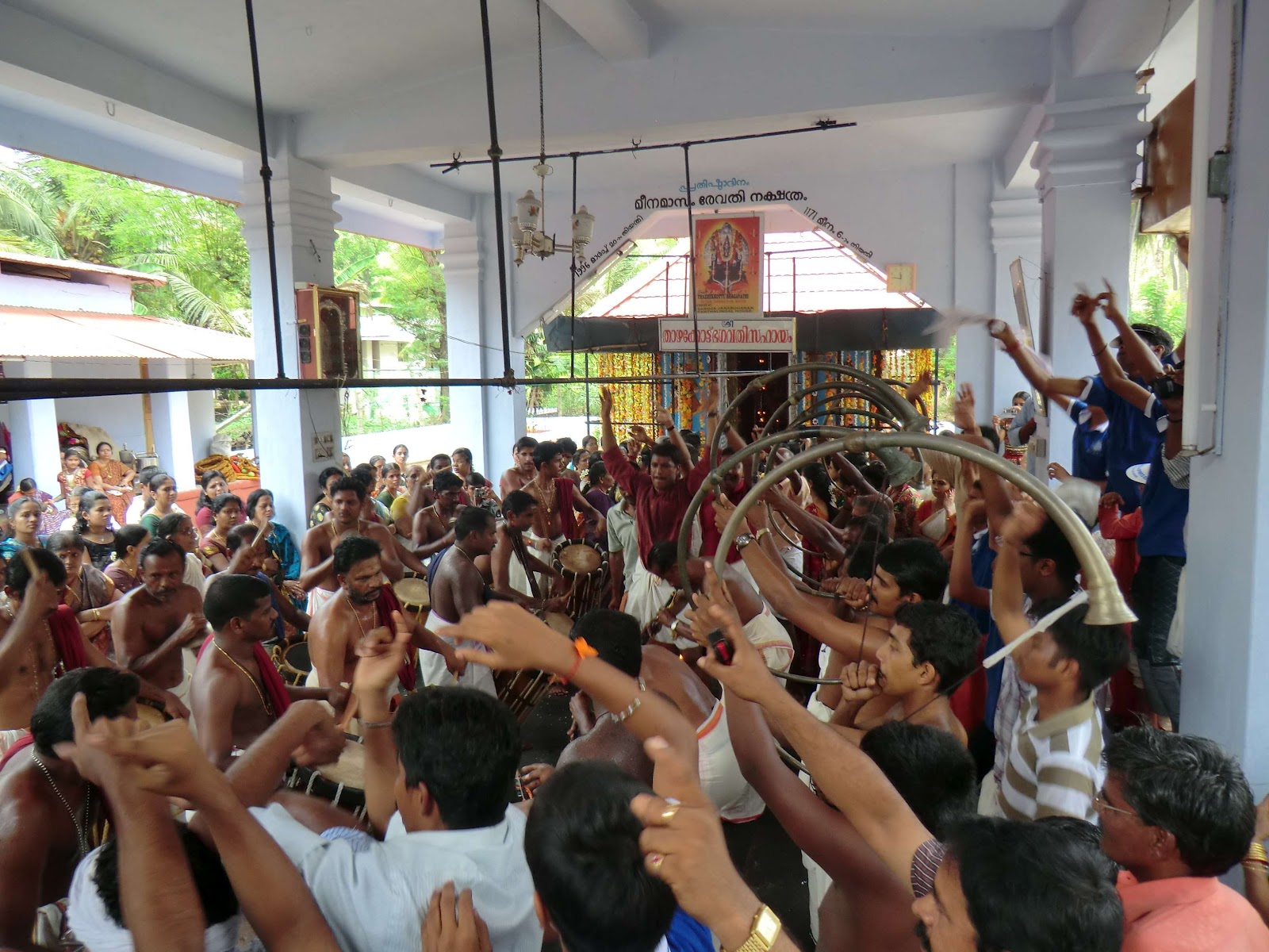 Thazekottukavu Vela: Panjari Melam - Kallur Kunjukutta Maarar & Party ...