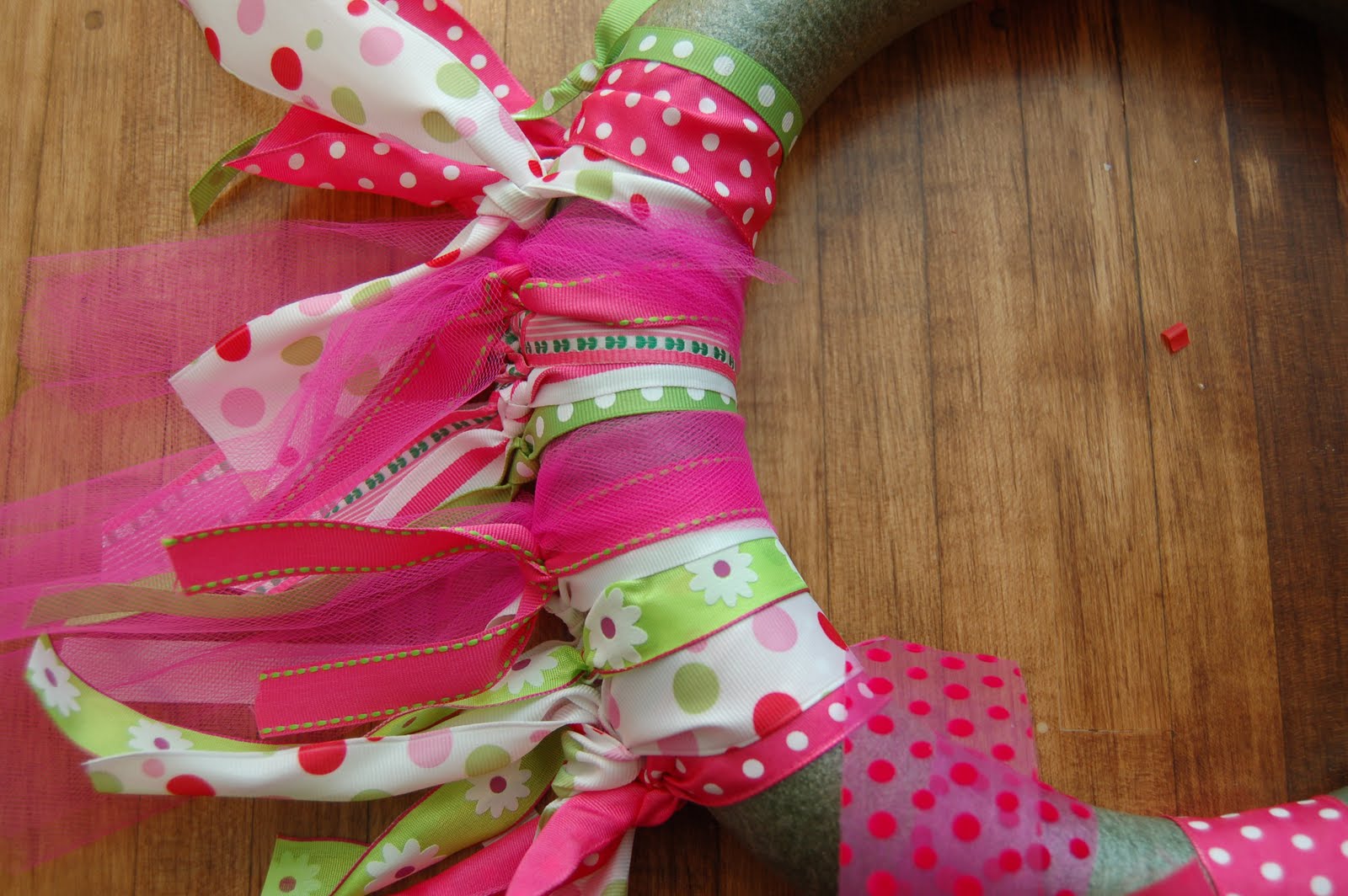 Maddyson's Lane: Ribbon Wreath~DIY