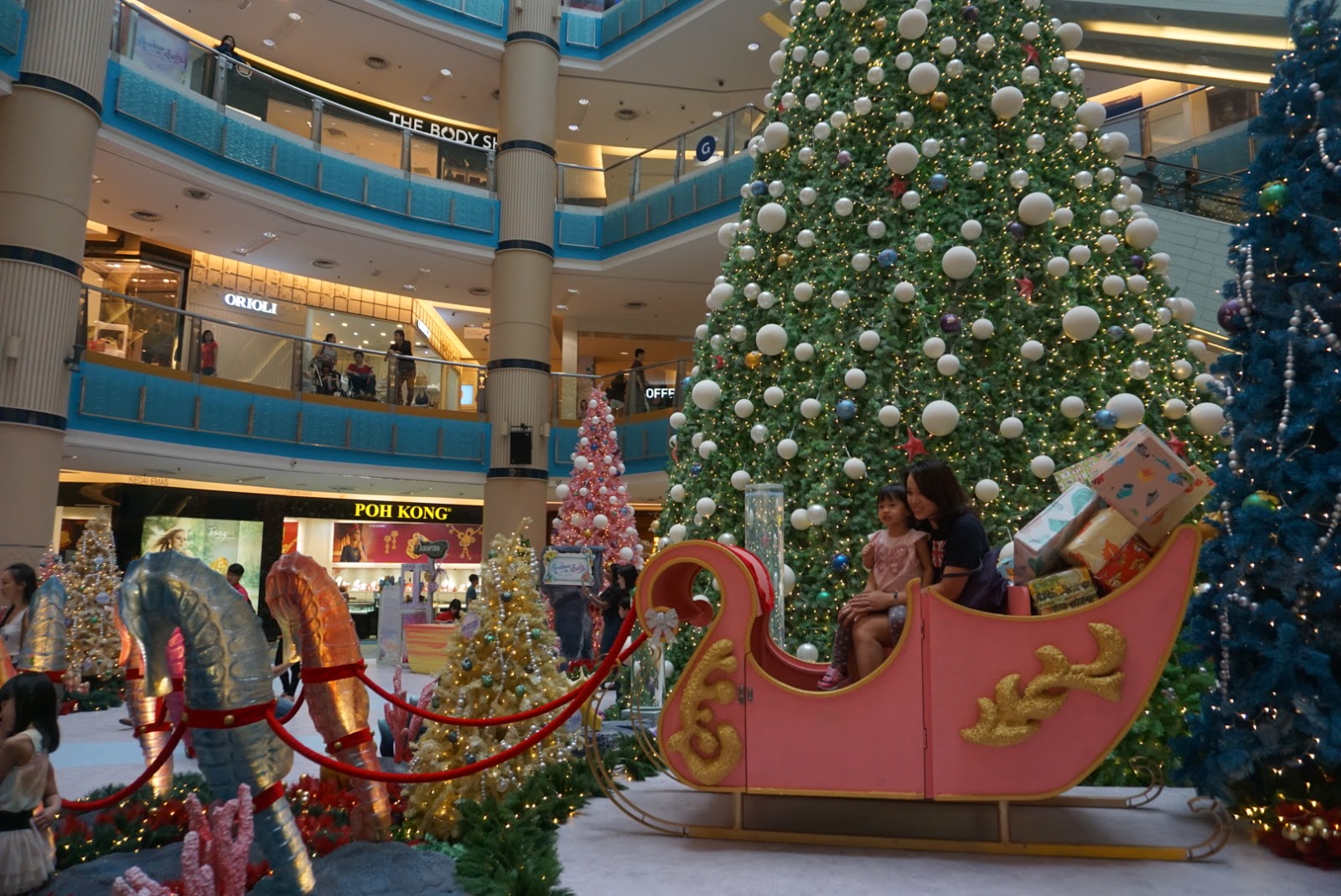 5 Little Angels: Dive Into A Stunning Christmas in Atlantis By Sunway ...