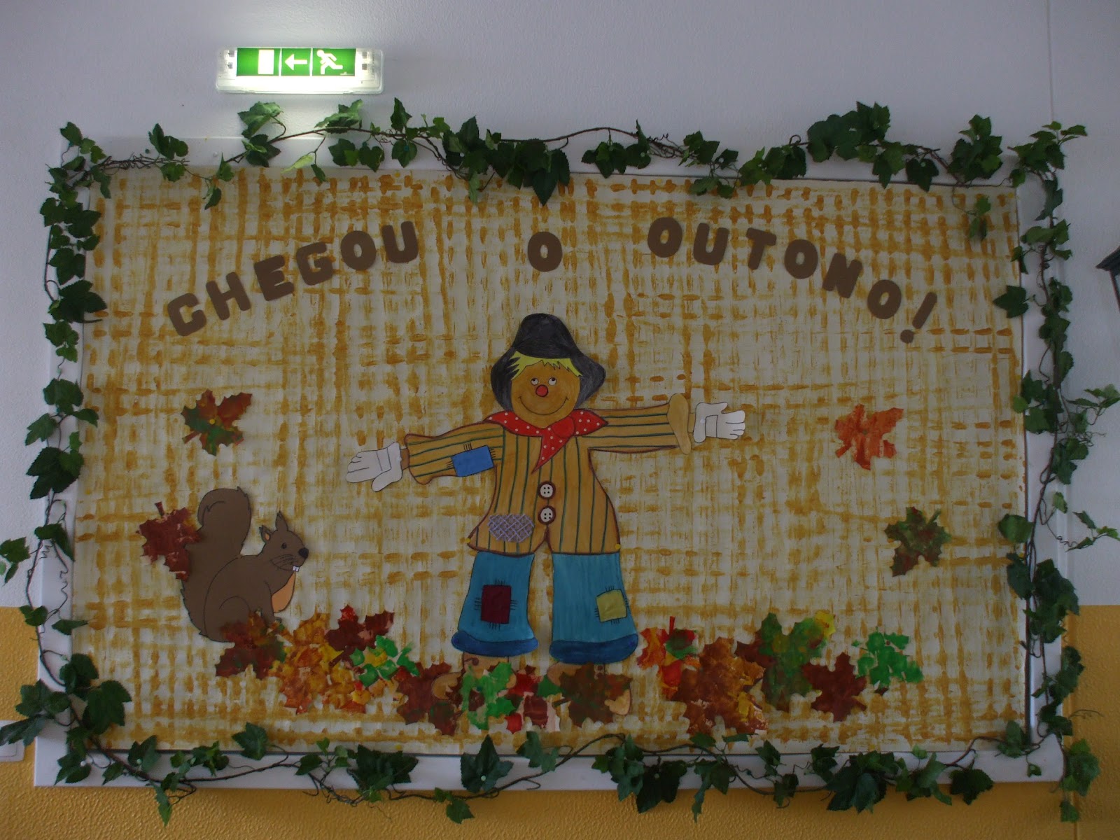 Aprender brincando...: Ideia para decoração de um placar alusivo ao Outono