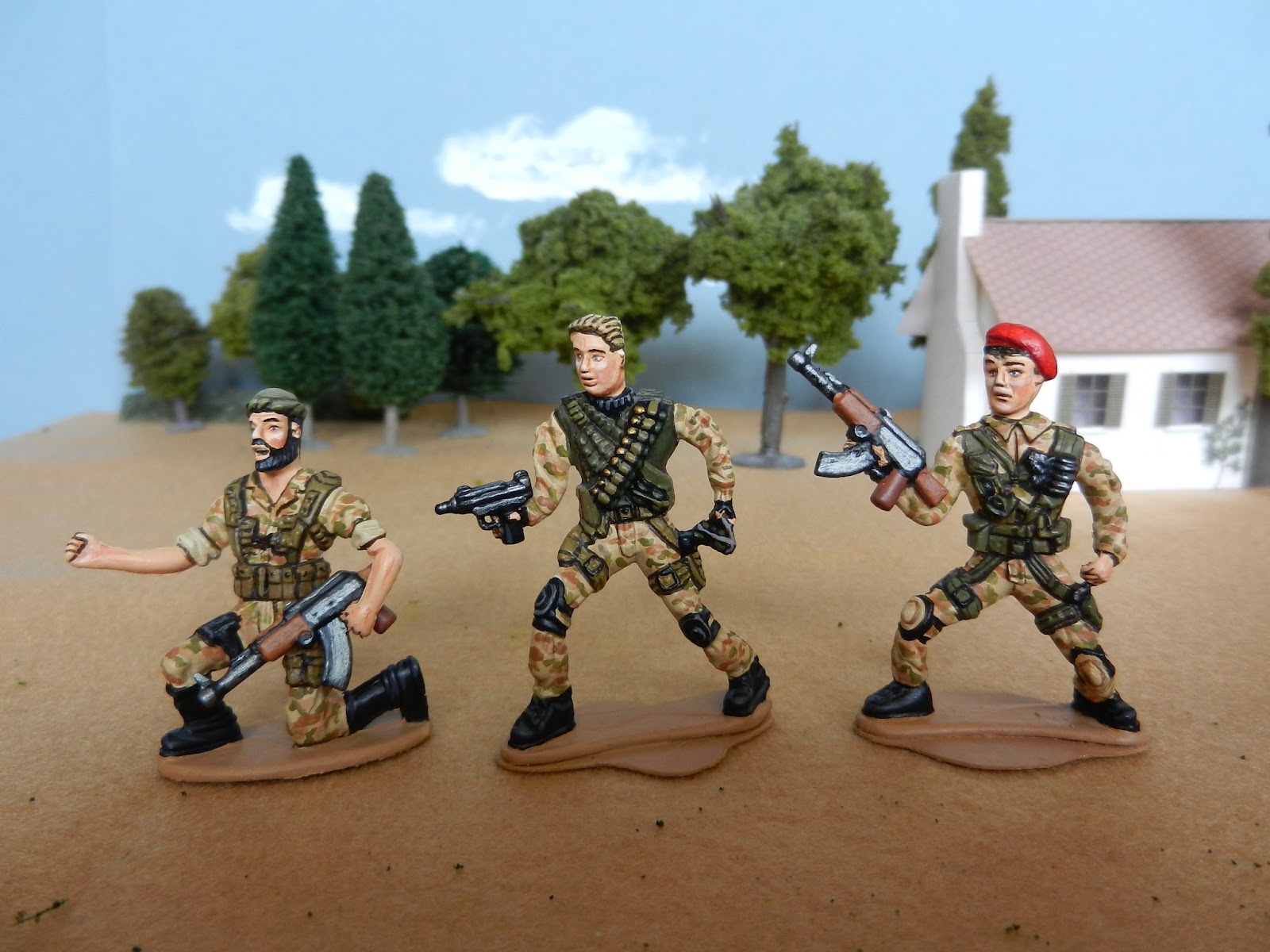 Castles of Tin: Re-Arm with Brickarms: 54mm Plastic Army Men