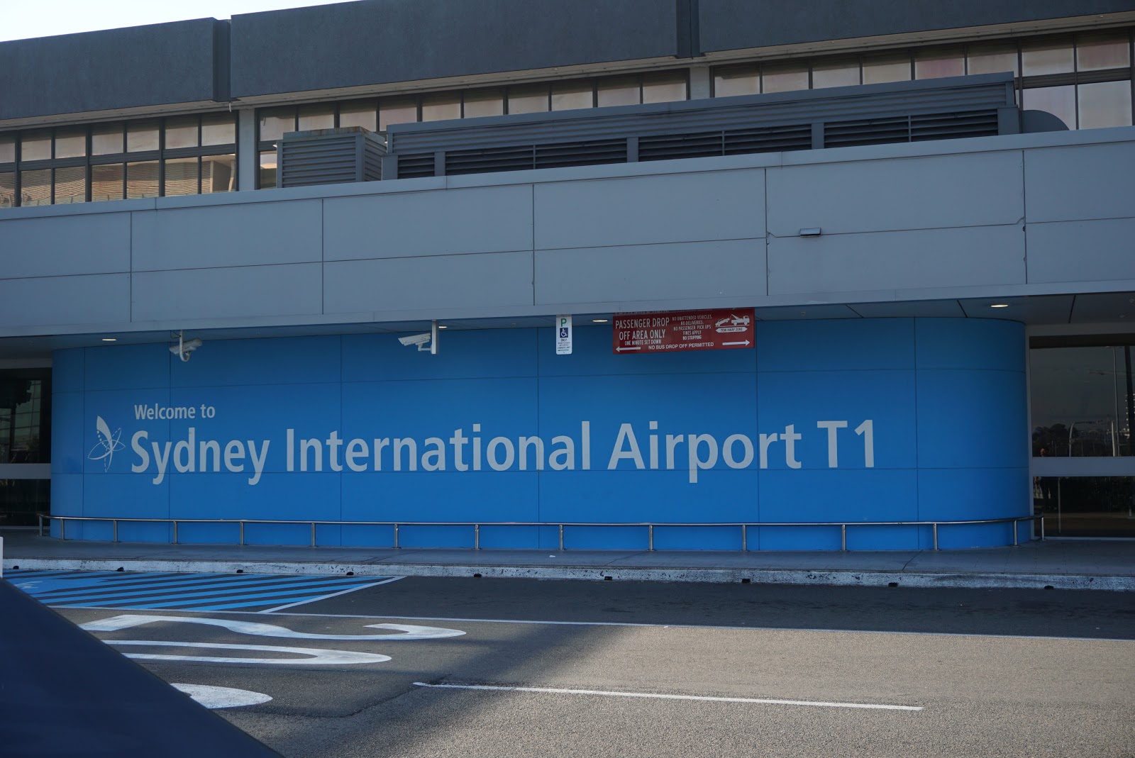 Zephyrous Travels: [Airline Review] - Qantas (QF6) / (QF81) - Economy ...